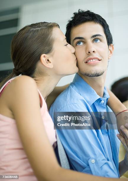 Couple Cheek Kiss Photos Et Images De Collection Getty Images