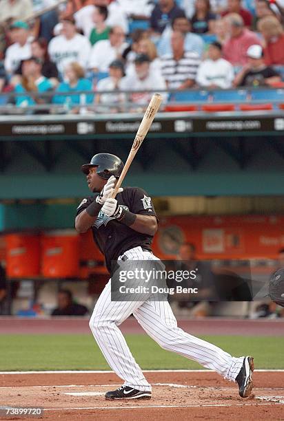 Philadelphia Phillies Dontrelle Willis Photos And Premium High Res