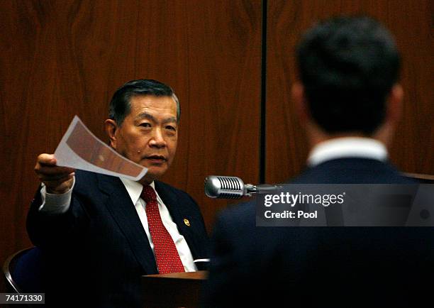 46 Henry Lee (Forensic Scientist) Stock Photos, High-Res Pictures, and ... 46 Henry Lee (Forensic Scientist) Stock Photos, High-Res Pictures, and ...