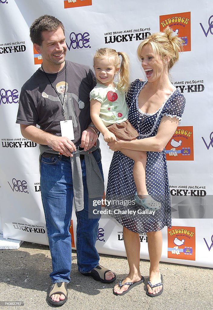 Actress Cheryl Hines , husband Paul Young and daughter Catherine Rose ... Actress Cheryl Hines , husband Paul Young and daughter Catherine Rose ...