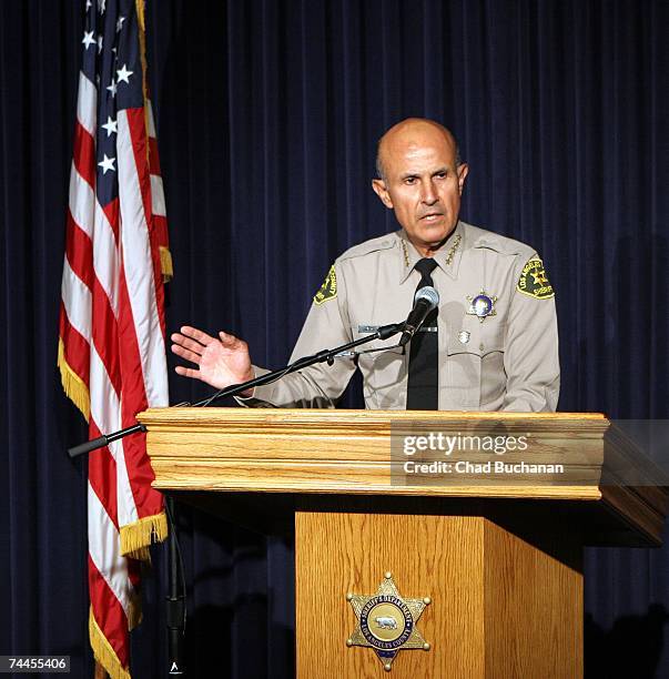La Sheriff Lee Baca Photos Et Images De Collection Getty Images