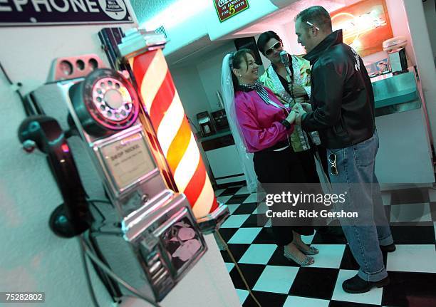 Elvis Impersonators Las Vegas Photos and Premium High Res Pictures ... Elvis Impersonators Las Vegas Photos and Premium High Res Pictures ...