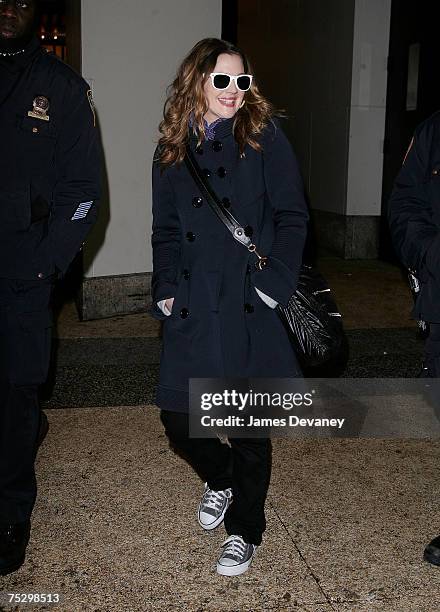 Drew Barrymore Sunglasses Photos And Premium High Res Pictures Getty