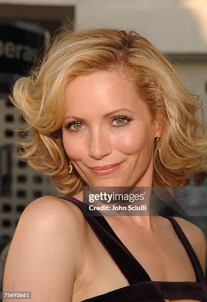Leslie Mann 40 Year Old Virgin Photos And Premium High Res Pictures