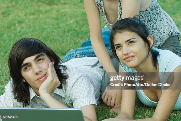 Bare Chested Girls 個照片及圖片檔 Getty Images