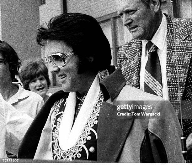 Elvis Presley Sighting At Hilton Inn June 22 1973 Photos And Premium