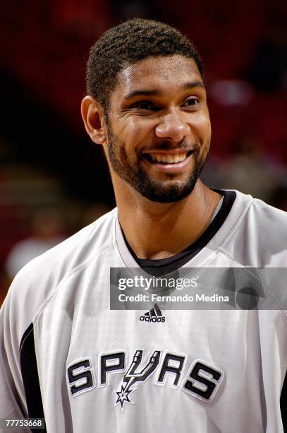 Tim Duncan Smiling Photos And Premium High Res Pictures Getty Images