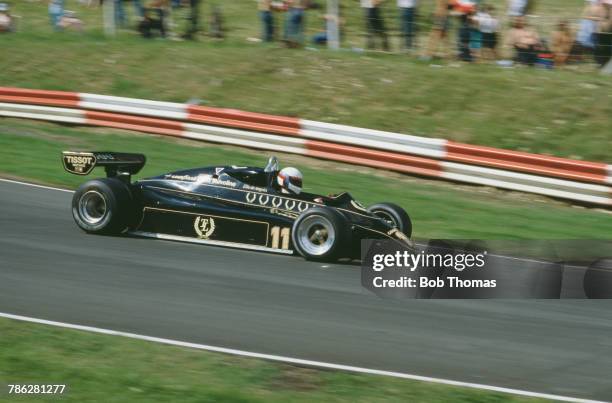 Elio De Angelis Lotus Cosworth Photos Et Images De Collection Getty