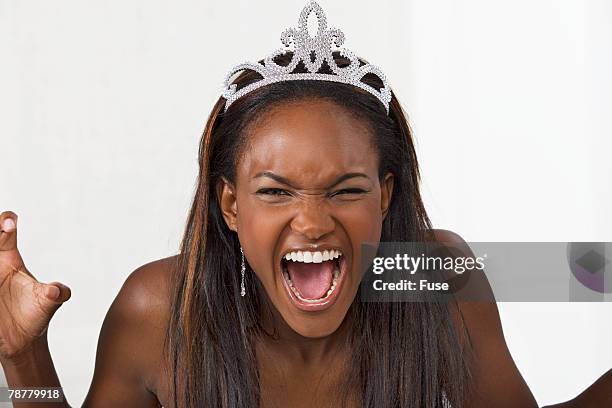 Black Woman Wearing Crown Fotografías E Imágenes De Stock Getty Images