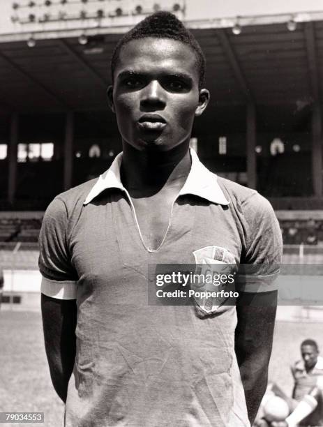 Sport, Football, circa 1960, Brazil international Zozimo who played ... Sport, Football, circa 1960, Brazil international Zozimo who played ...