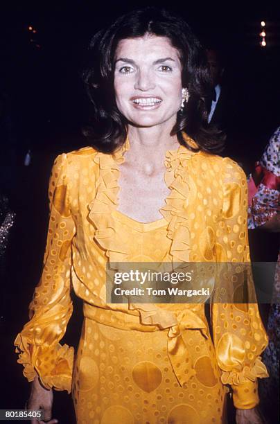191 Jackie Onassis At Metropolitan Opera House Photos And High Res
