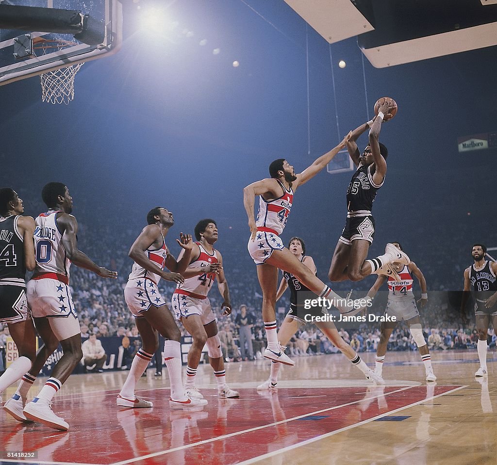 NBA Playoffs, San Antonio Spurs Larry Kenon in action, taking shot vs ... NBA Playoffs, San Antonio Spurs Larry Kenon in action, taking shot vs ...