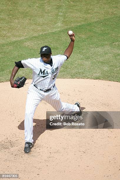 84 Philadelphia Phillies Dontrelle Willis Photos And High Res Pictures