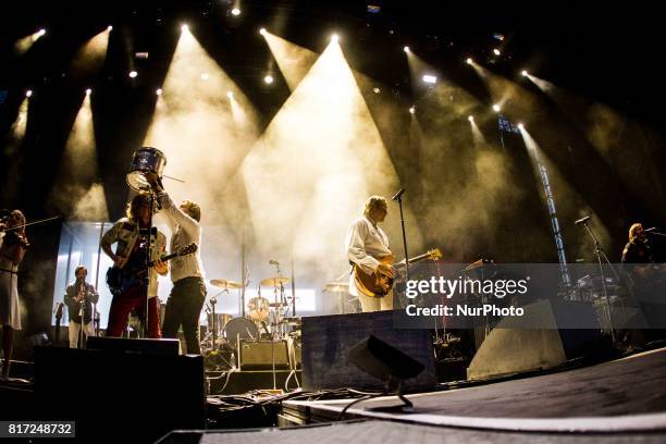 Indipendente Photos And Premium High Res Pictures Getty Images