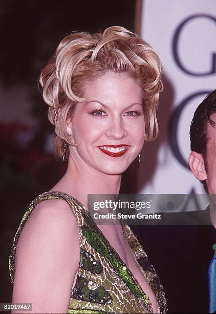 Jenna Elfman 1998 Photos And Premium High Res Pictures Getty Images