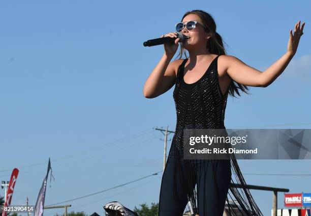 Taylor Dye Photos And Premium High Res Pictures Getty Images