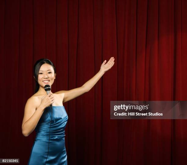 Women Talk Show Hosts Photos And Premium High Res Pictures Getty Images