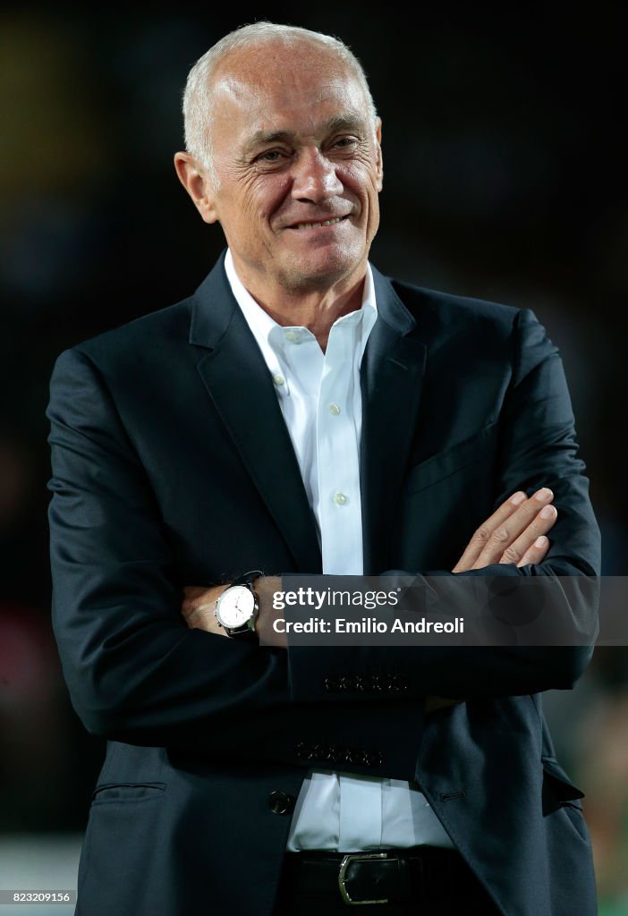 Atalanta Bc President Antonio Percassi Smiles At The End Of The Foto