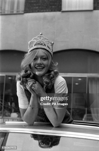 61 Mary Stavin Photos And High Res Pictures Getty Images
