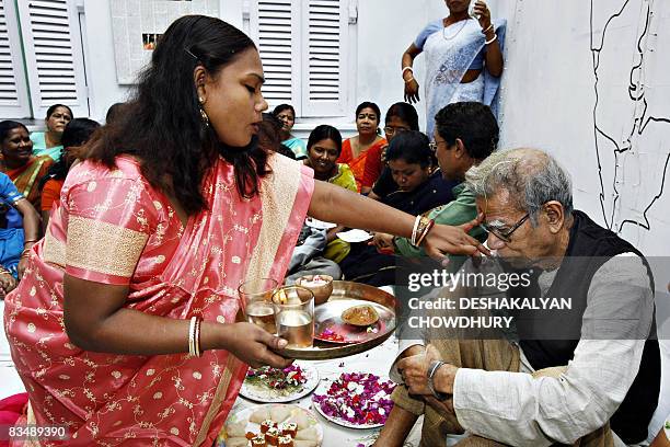 Indian Sandalwood Photos And Premium High Res Pictures Getty Images
