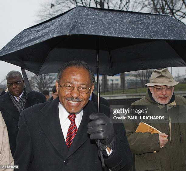 Roland Burris Takes Oath As Illinois Senator Photos and Premium High ... Roland Burris Takes Oath As Illinois Senator Photos and Premium High ...