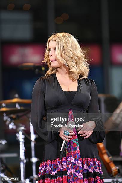 Jessica Simpson Tongue Photos And Premium High Res Pictures Getty Images