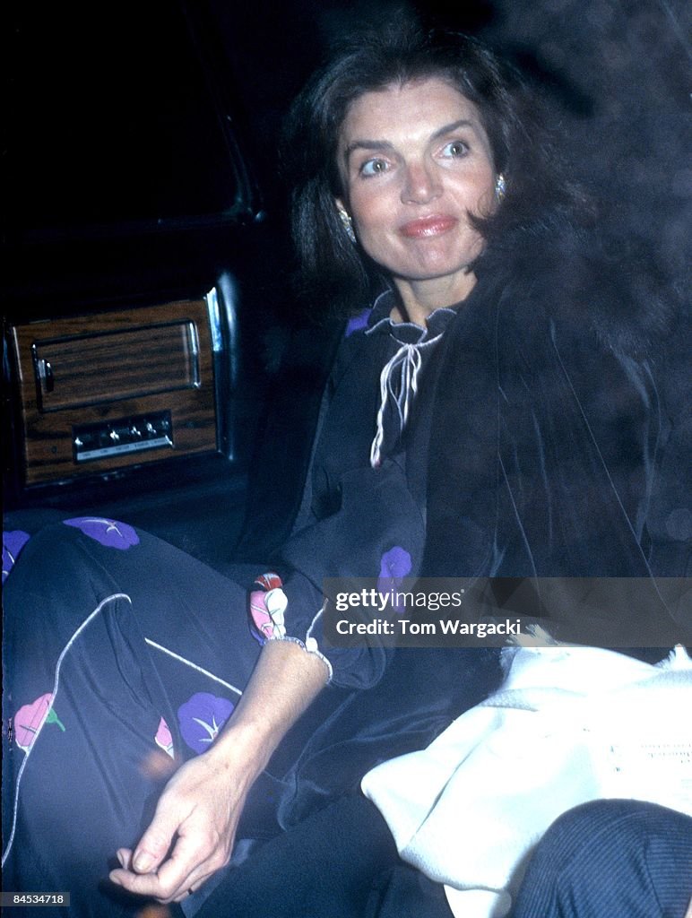 New York February 2nd 1982 Jackie Onassis Leaving Dinner Party News Photo Getty Images