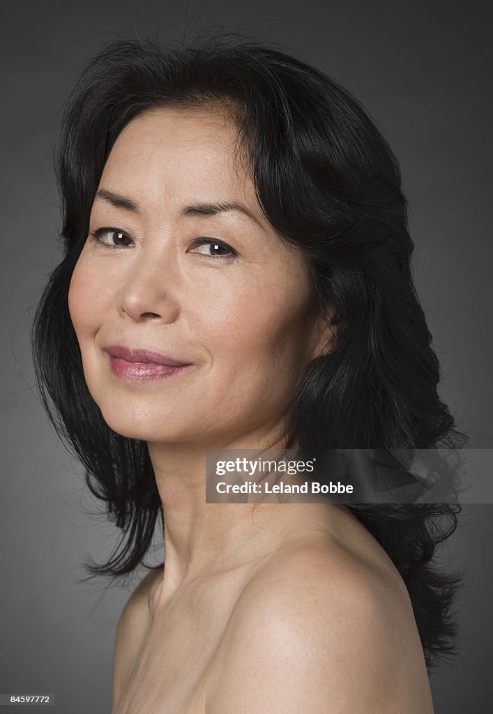 Portrait Of Mature Japanese Woman Bare Shoulders ストックフォト Getty Images