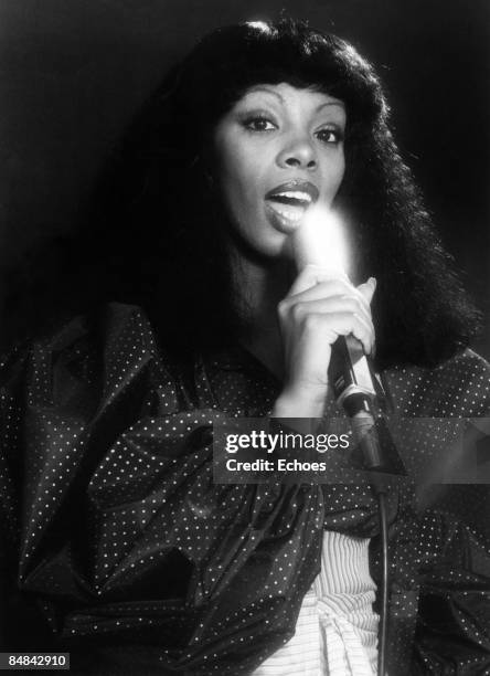 Donna Summer 1977 Photos And Premium High Res Pictures Getty Images
