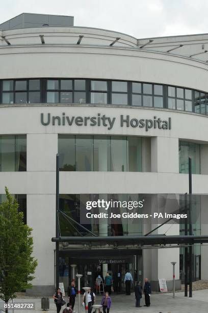 338 University Hospital Coventry And Warwickshire Stock Photos, High ... 338 University Hospital Coventry And Warwickshire Stock Photos, High ...