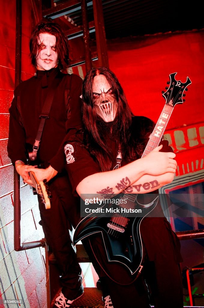Photo Of Mick Thomson And Jim Root And Slipknot Posed Portrait Of News Photo Getty Images
