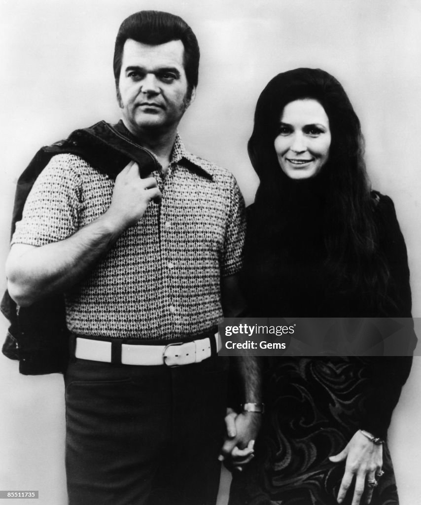 Photo of Loretta LYNN and Conway TWITTY; w/Loretta Lynn News Photo ... Photo of Loretta LYNN and Conway TWITTY; w/Loretta Lynn News Photo ...
