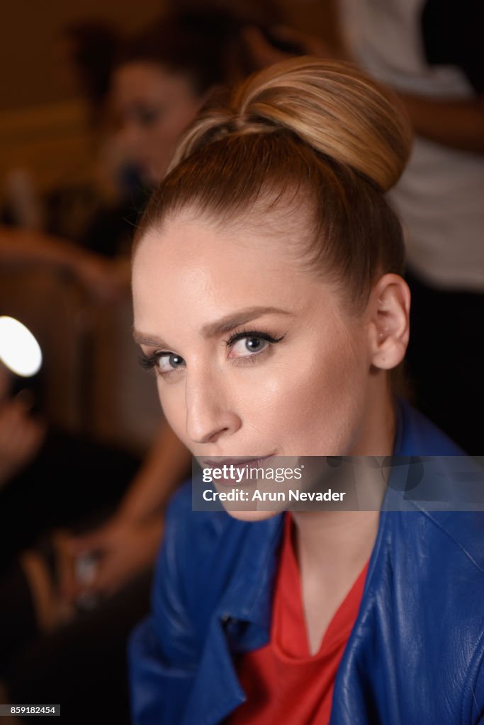 A Model Backstage At Los Angeles Fashion Week Ss18 Art Hearts Fashion