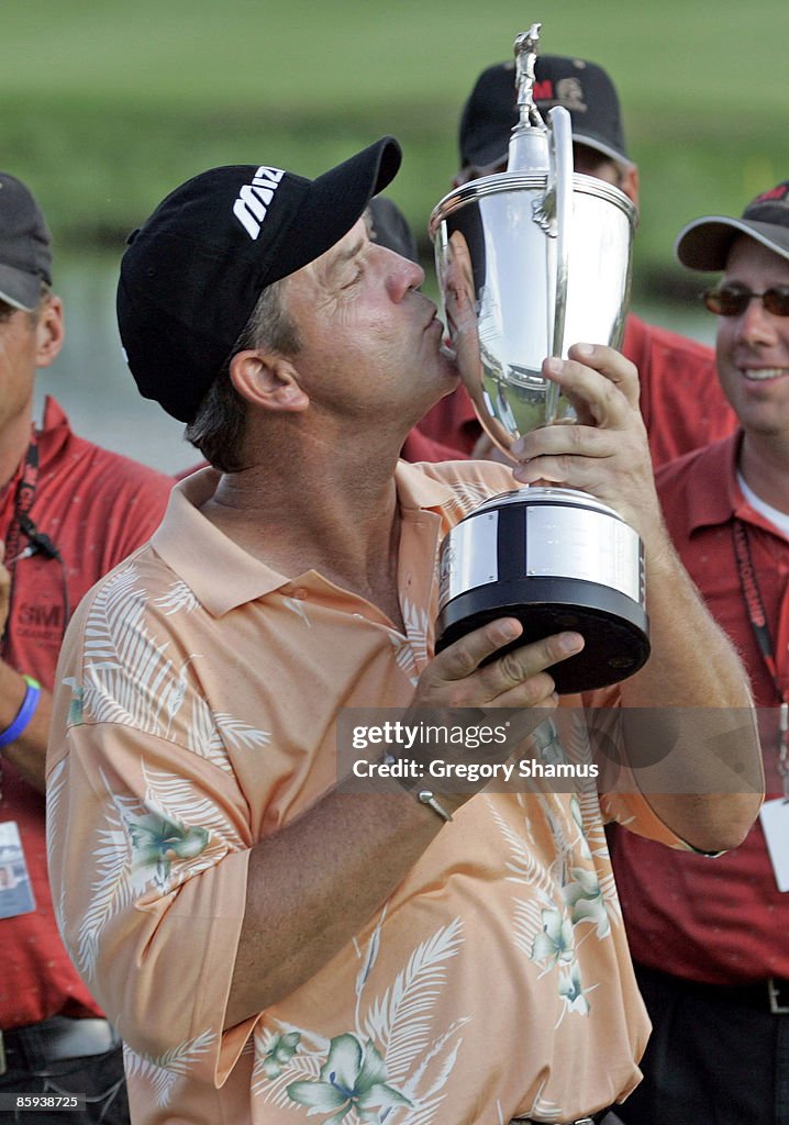 Tom Purtzer Kisses The Champions Trophy After Winning The 3m News