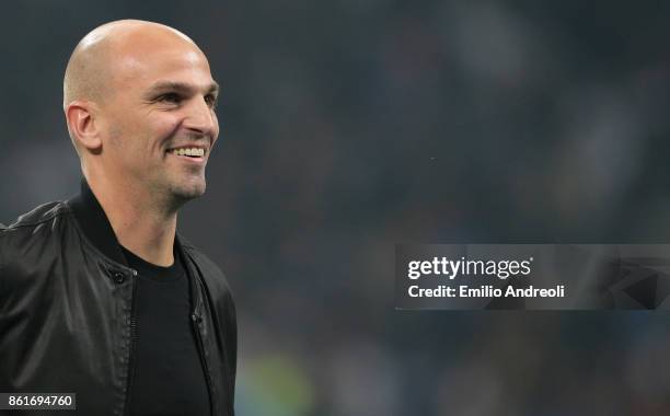 Esteban Cambiasso Photos Photos And Premium High Res Pictures Getty