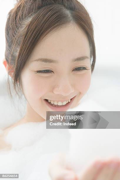 Bathtub Woman Close Up Photos Et Images De Collection Getty Images