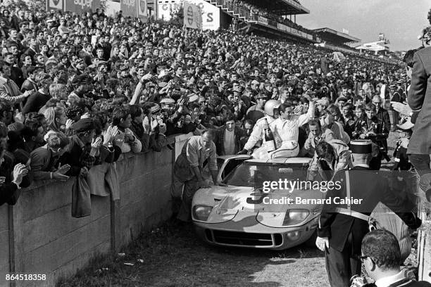 Pedro Rodriguez Lucien Bianchi Ford Gt40 24 Hours Of Le Mans Le