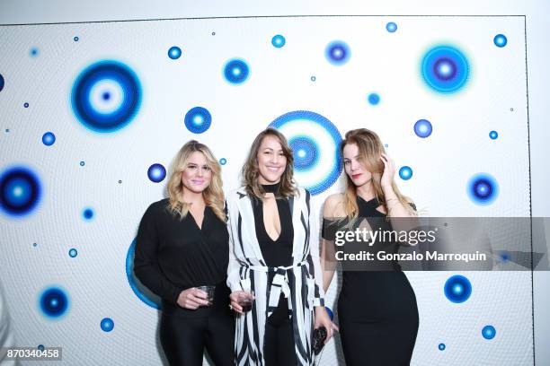 Kendall Ashley Kendall Photos And Premium High Res Pictures Getty Images