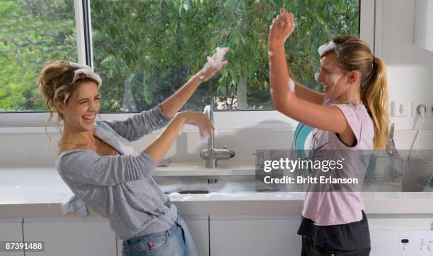 Girl Surprised Kitchen Photos And Premium High Res Pictures Getty Images