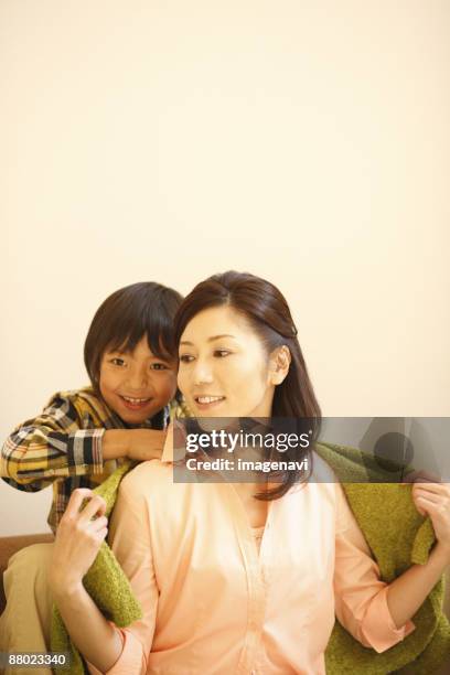 Son Massage Mom Stock Fotos Und Bilder Getty Images