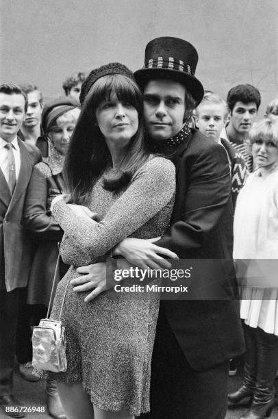 228 Elton John 1978 Photos & High Res Pictures - Getty Images 228 Elton John 1978 Photos & High Res Pictures - Getty Images