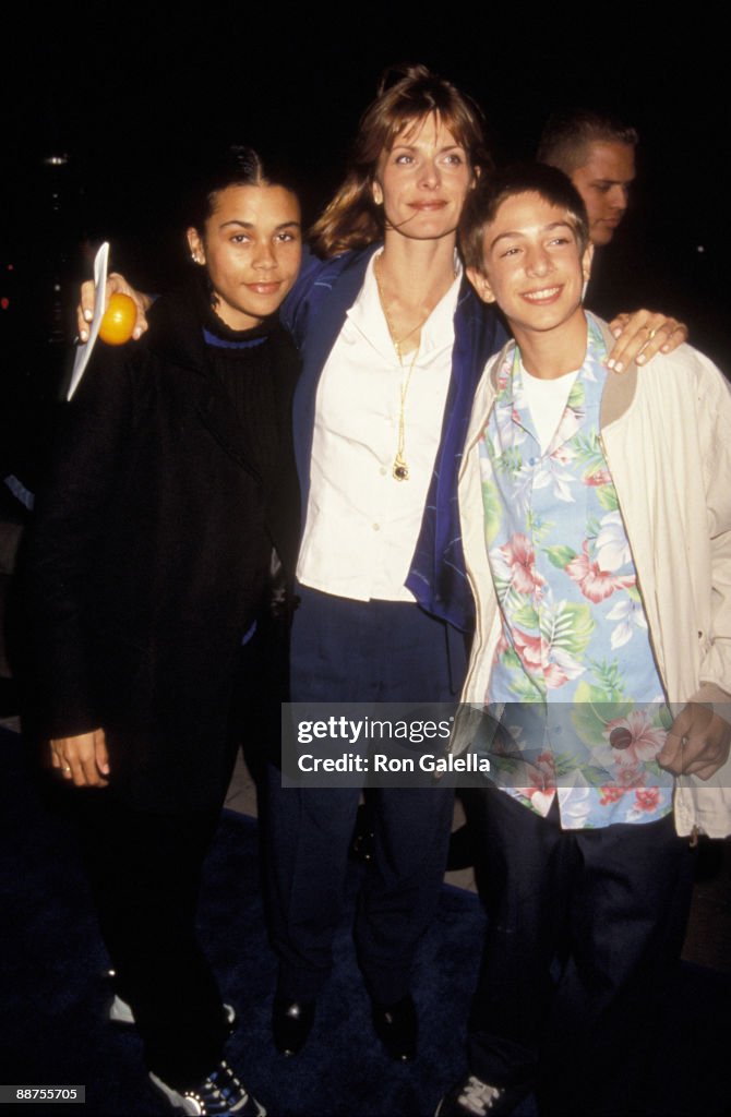 Nastassja Kinski With Daughter Kenia Jones And Son Aljosha Kinski News