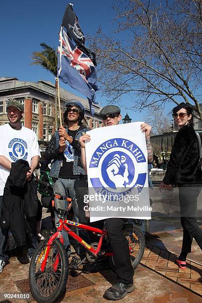 Gang Members Protest New Patch Bylaw In Wanganui Photos Et Images De