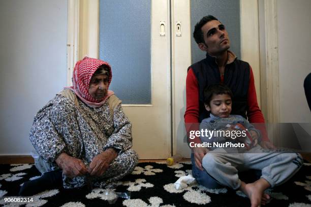 Laila Saleh 110 Years Old Refugee In Athens Photos And Premium High Res