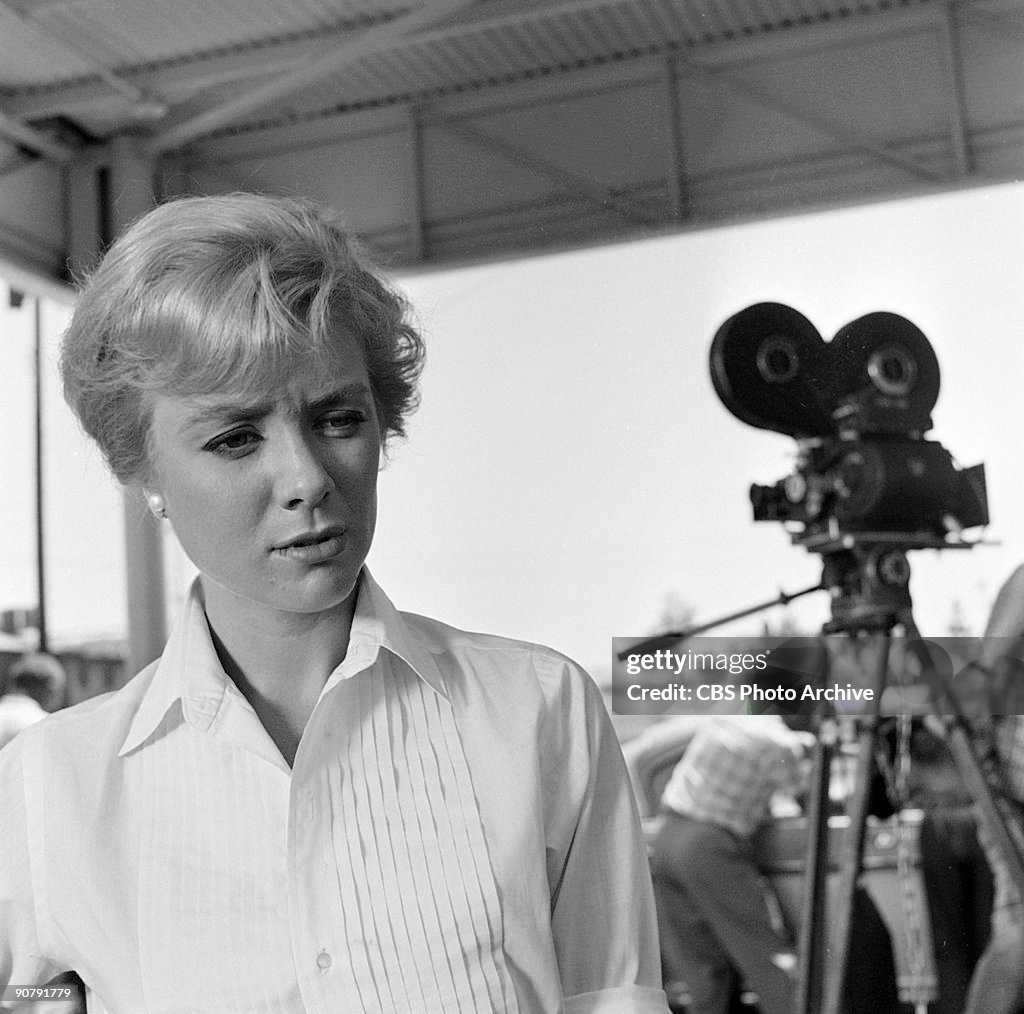Zone Inger Stevens As Nan Adams In The Hitch Hiker Season 1