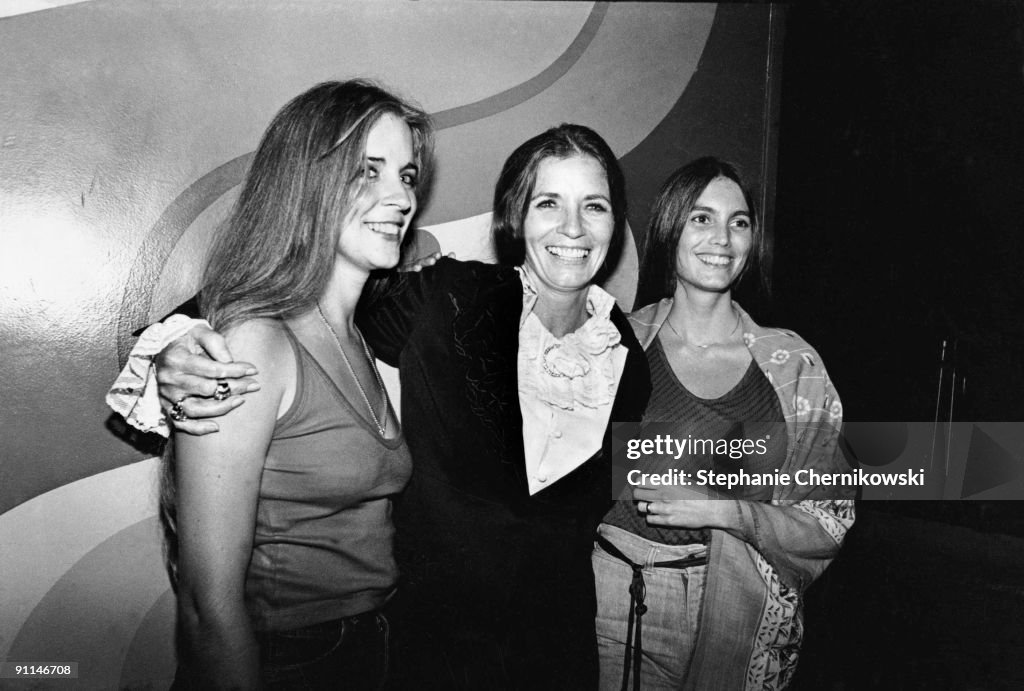 Carlene Carter June Carter Cash And Emmylou Harris News Photo Getty Images