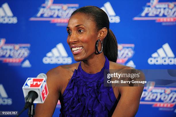La Sparks Lisa Leslie Photos And Premium High Res Pictures Getty Images