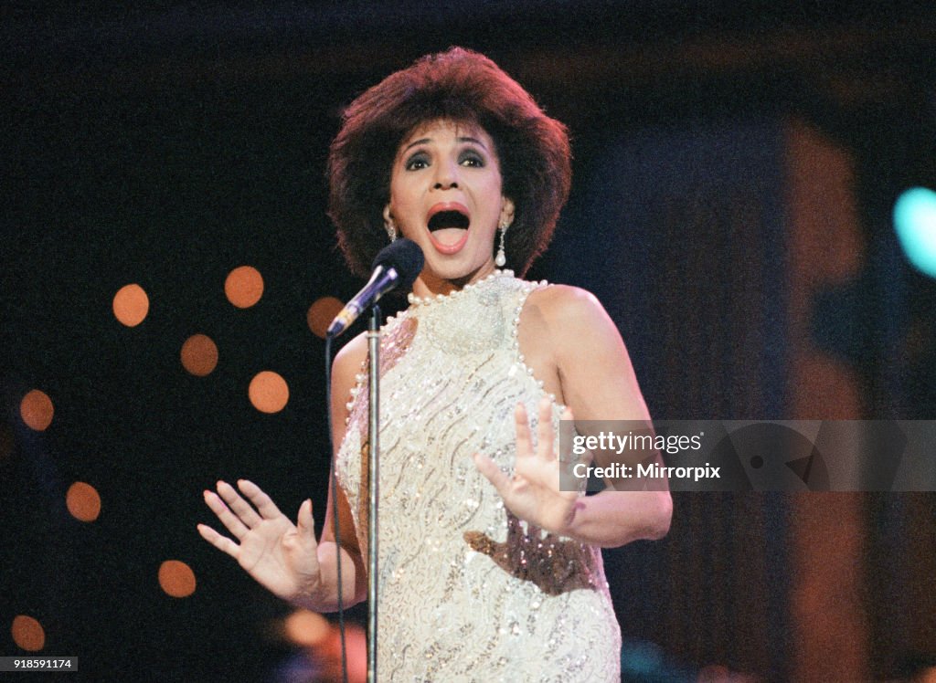 Shirley Bassey Performing At The Cor World Choir Concert At Cardiff