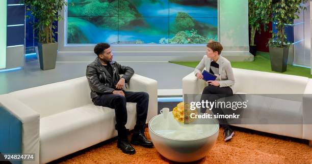 Black Talk Show Host Photos And Premium High Res Pictures Getty Images