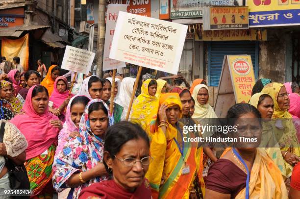 Polygamy Muslim Photos And Premium High Res Pictures Getty Images